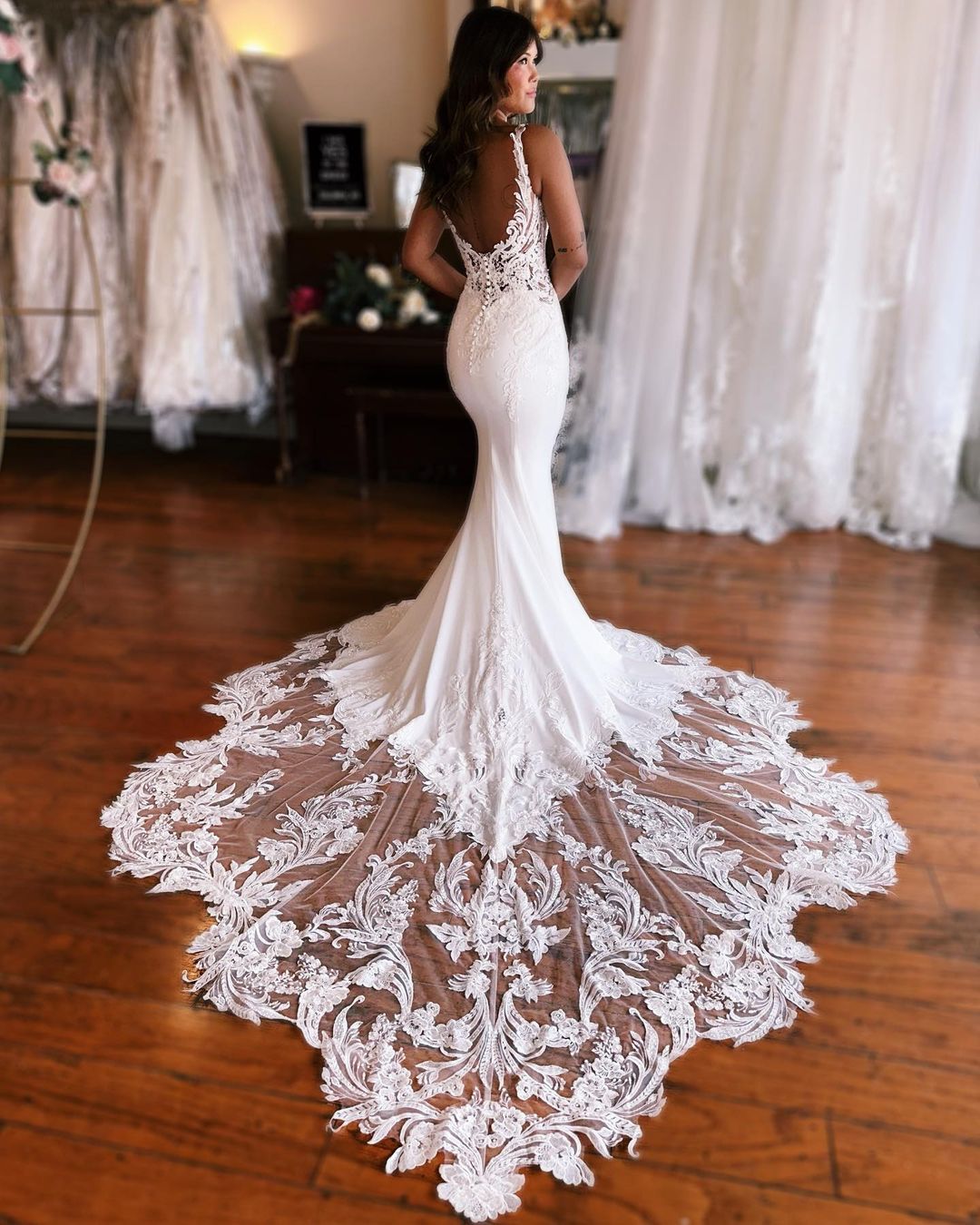 Mermaid V Neck Satin Wedding Dresses with Appliques VK23060506 – Vickidress